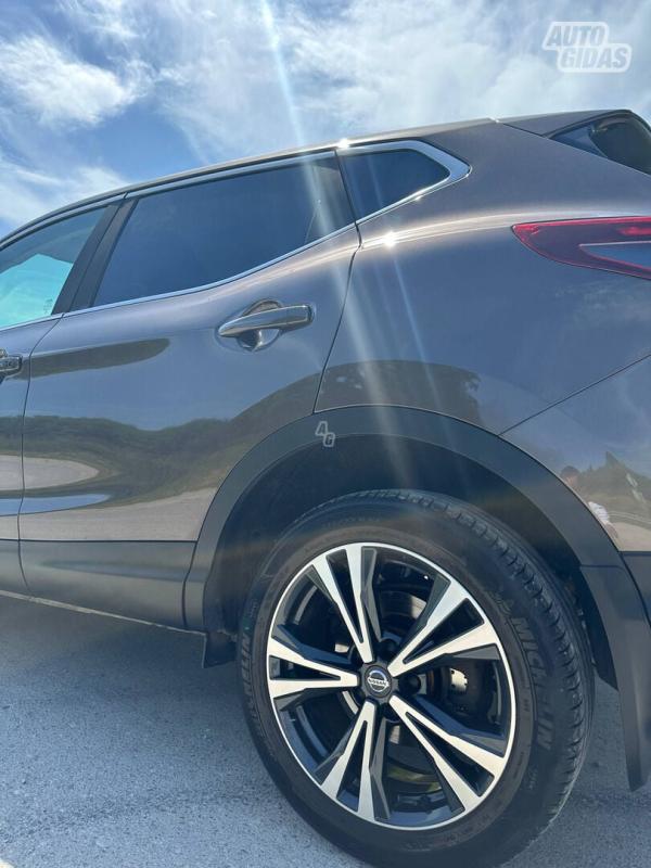 Nissan Qashqai 2020 in Vilnius, with an engine capacity of 1.30 L and mileage of 75 thousand km for 15499 €, photo 6 on AUTOMOTO.COM.LV