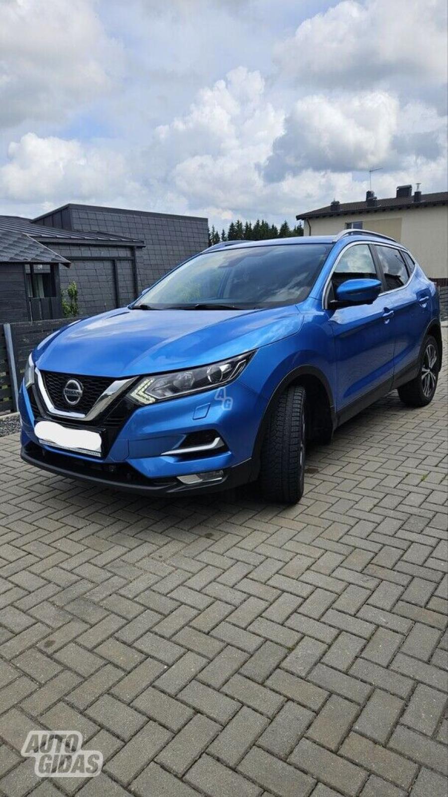 Nissan Qashqai 2020 in Vilnius, with an engine capacity of 1.30 L and mileage of 110 thousand km for 15300 €, photo 3 on AUTOMOTO.COM.LV