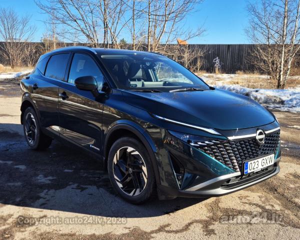 Green Nissan Qashqai 2025 in Tallinn, with an engine capacity of 1.50 L and mileage of 2 thousand km for 34500 €, photo 2 on AUTOMOTO.COM.LV