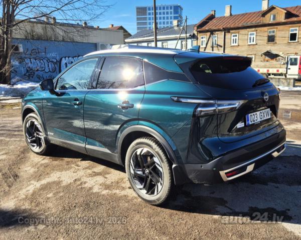 Green Nissan Qashqai 2025 in Tallinn, with an engine capacity of 1.50 L and mileage of 2 thousand km for 34500 €, photo 4 on AUTOMOTO.COM.LV