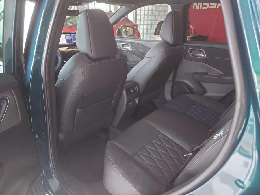 Green Nissan Qashqai 2026 in Kaunas, with an engine capacity of 1.33 L and mileage of 0 thousand km for 36390 €, photo 9 on AUTOMOTO.COM.LV