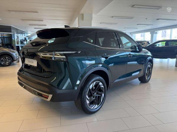 Nissan Qashqai 2026 in Siauliai on AUTOMOTO.COM.LV Green Nissan Qashqai 2026 in Siauliai, with an engine capacity of 1.33 L and mileage of 0 thousand km for 31190 €, photo 4 on AUTOMOTO.COM.LV