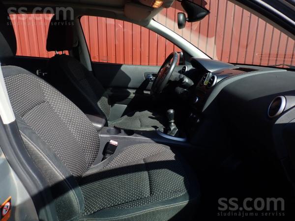 Pelēks Nissan Qashqai 2007 Liepāja, ar dzinēja tilpumu 1.50 L un nobraukumu 192 tūkst. km par 4450 €, foto 6 vietnē AUTOMOTO.COM.LV