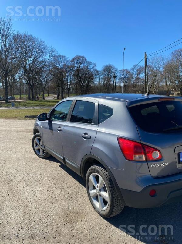 Pelēks Nissan Qashqai 2007 Cēsis, ar dzinēja tilpumu 1.50 L un nobraukumu 330 tūkst. km par 3300 €, foto 3 vietnē AUTOMOTO.COM.LV