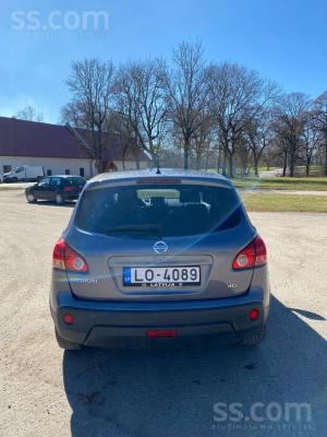 Grey Nissan Qashqai 2007 in Cesis, with an engine capacity of 1.50 L and mileage of 330 thousand km for 3300 €, photo 5 on AUTOMOTO.COM.LV