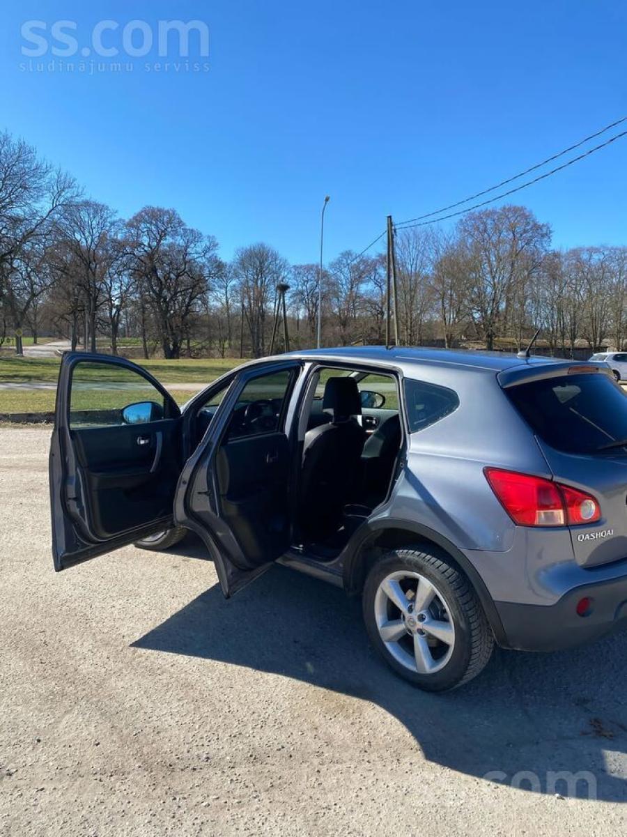 Grey Nissan Qashqai 2007 in Cesis, with an engine capacity of 1.50 L and mileage of 330 thousand km for 3300 €, photo 8 on AUTOMOTO.COM.LV
