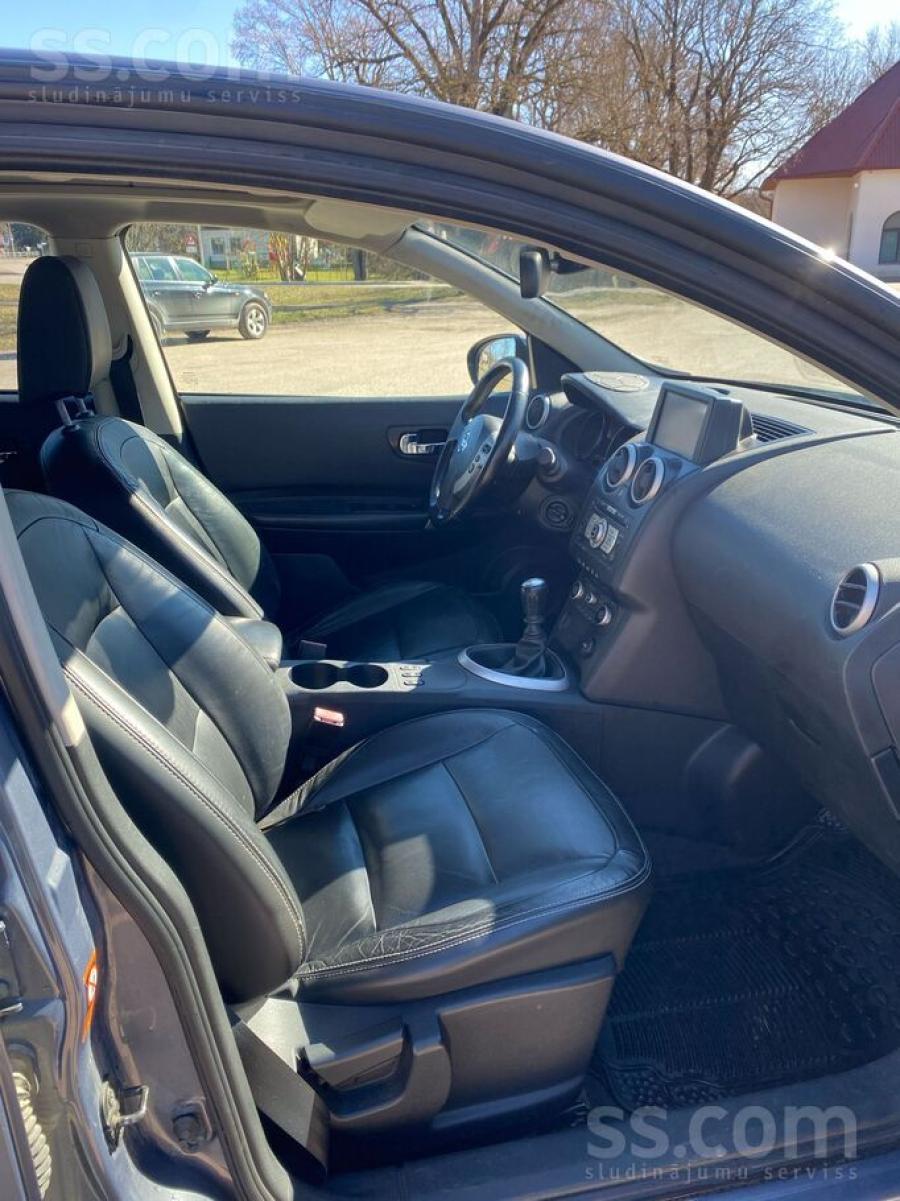 Grey Nissan Qashqai 2007 in Cesis, with an engine capacity of 1.50 L and mileage of 330 thousand km for 3300 €, photo 11 on AUTOMOTO.COM.LV