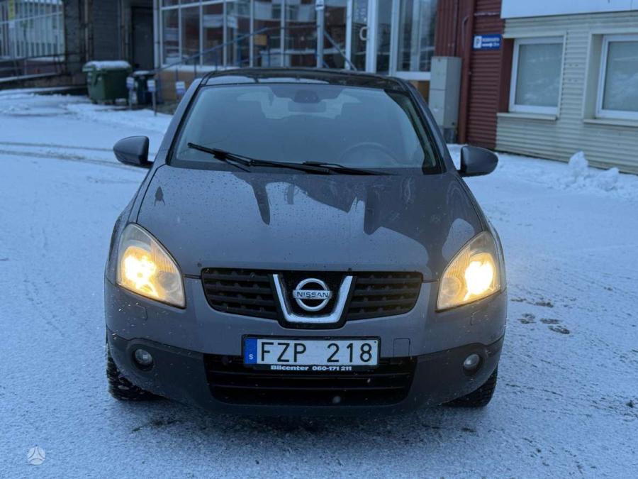 Grey Nissan Qashqai 2007 in Klaipeda, with an engine capacity of 2.00 L and mileage of 291 thousand km for 2600 €, photo 2 on AUTOMOTO.COM.LV