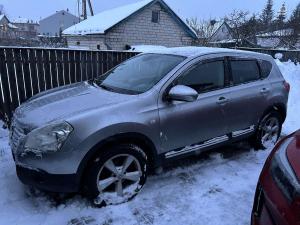 Grey Nissan Qashqai 2007 in Vilnius, with an engine capacity of 2.00 L and mileage of 338 thousand km for 4000 €, photo  on AUTOMOTO.COM.LV