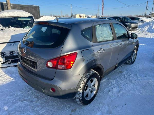 Grey Nissan Qashqai 2007 in Panevezys, with an engine capacity of 1.60 L and mileage of 235 thousand km for 3750 €, photo 5 on AUTOMOTO.COM.LV