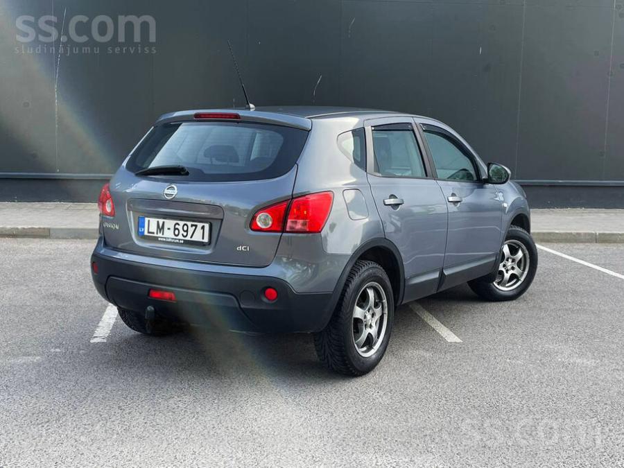 Pelēks Nissan Qashqai 2007 Rīga, ar dzinēja tilpumu 1.50 L un nobraukumu 295 tūkst. km par 2850 €, foto 5 vietnē AUTOMOTO.COM.LV