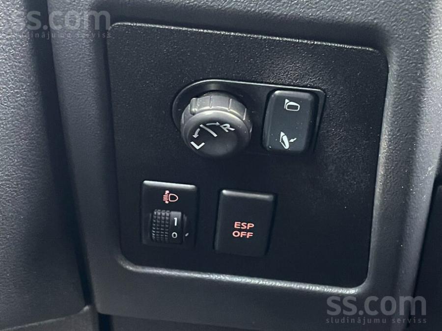 Pelēks Nissan Qashqai 2007 Rīga, ar dzinēja tilpumu 1.50 L un nobraukumu 295 tūkst. km par 2850 €, foto 8 vietnē AUTOMOTO.COM.LV