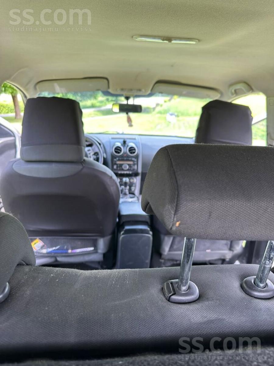 Grey Nissan Qashqai 2007 in Aizkraukle, with an engine capacity of 2.00 L and mileage of 320 thousand km for 2200 €, photo 4 on AUTOMOTO.COM.LV