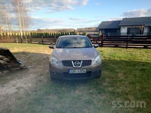 Grey Nissan Qashqai 2007 in Riga, with an engine capacity of 1.60 L and mileage of 290 thousand km for 3100 €, photo 3 on AUTOMOTO.COM.LV