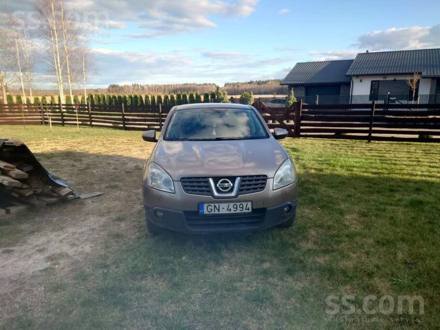 Grey Nissan Qashqai 2007 in Riga, with an engine capacity of 1.60 L and mileage of 290 thousand km for 3100 €, photo 3 on AUTOMOTO.COM.LV