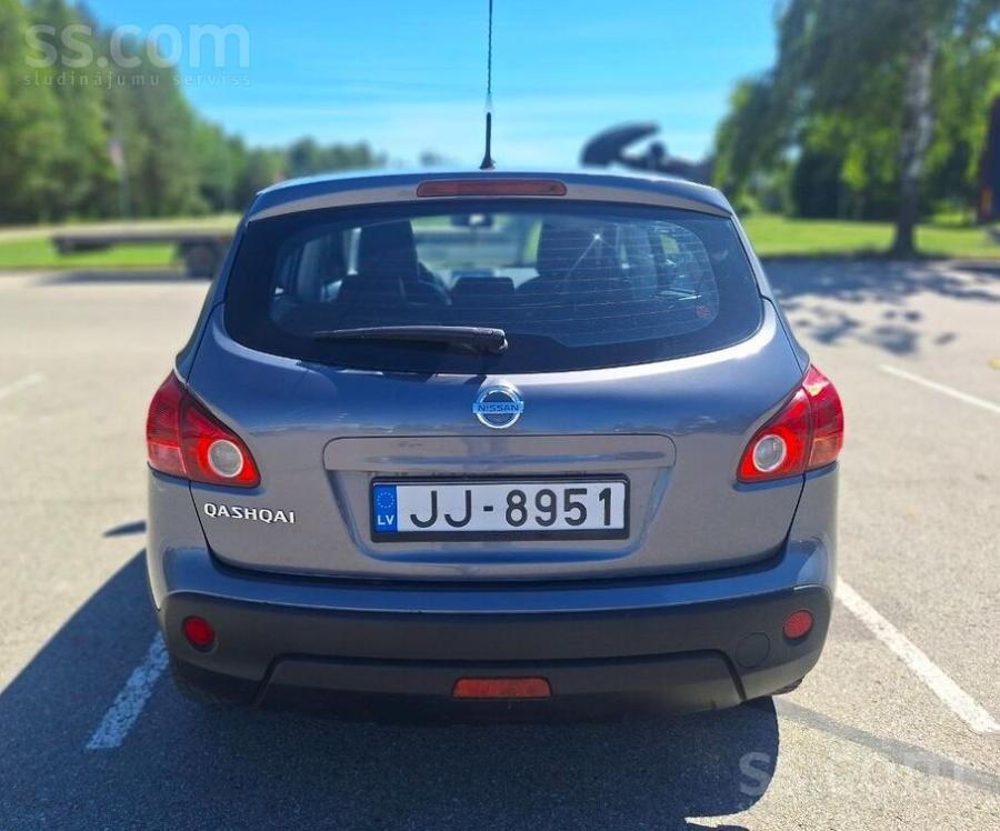 Pelēks Nissan Qashqai 2007 Rīga, ar dzinēja tilpumu 2.00 L un nobraukumu 202 tūkst. km par 1200 €, foto 7 vietnē AUTOMOTO.COM.LV