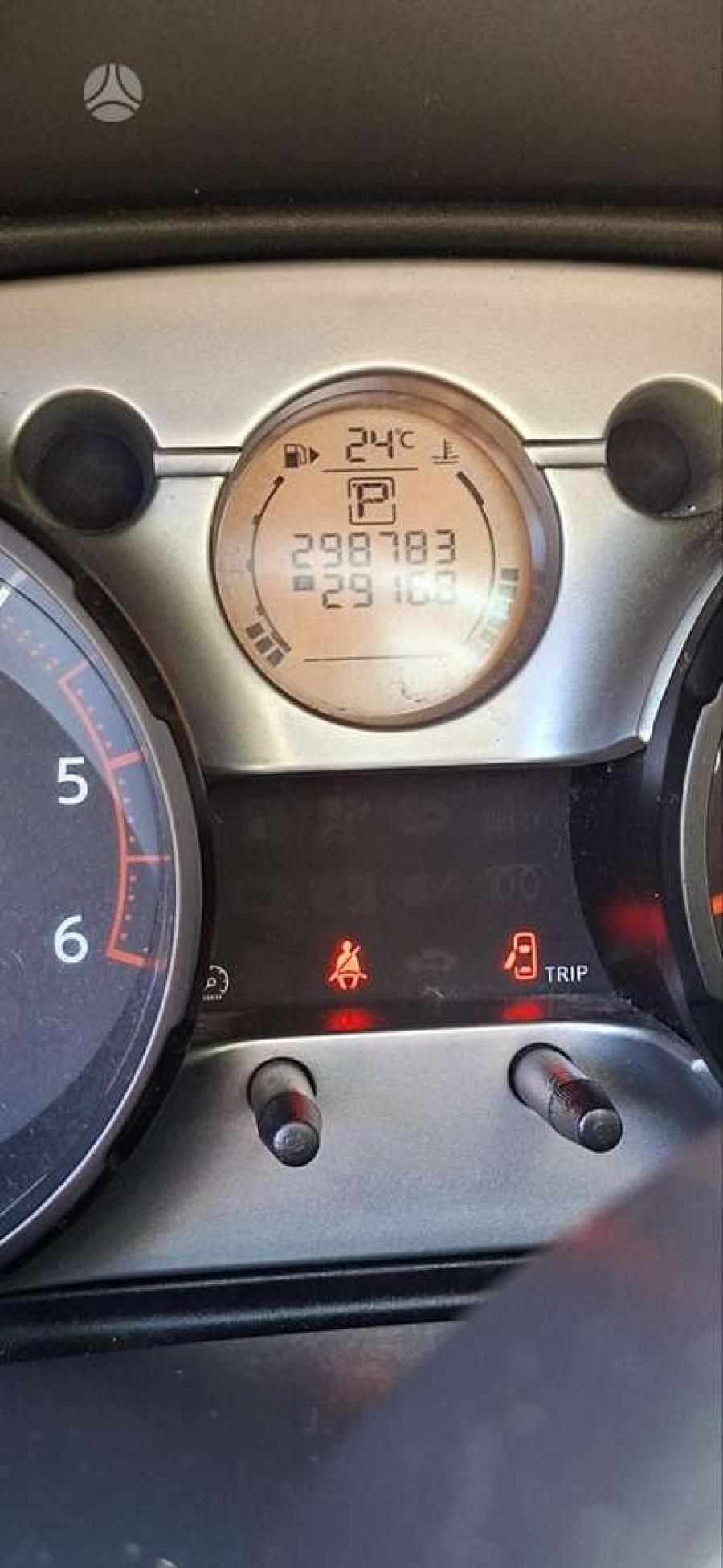 Pelēks Nissan Qashqai 2007 Viļņa, ar dzinēja tilpumu 2.00 L un nobraukumu 299 tūkst. km par 3800 €, foto 7 vietnē AUTOMOTO.COM.LV