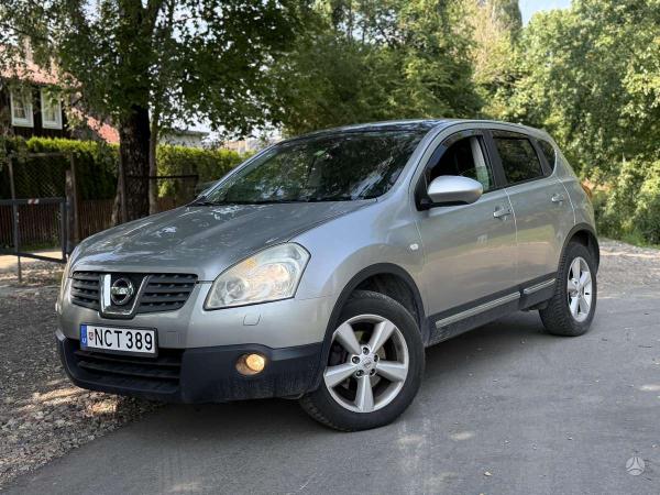 Grey Nissan Qashqai 2007 in Vilnius, with an engine capacity of 2.00 L and mileage of 302 thousand km for 3650 €, photo 1 on AUTOMOTO.COM.LV