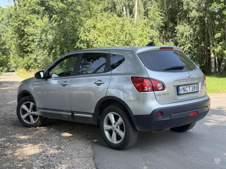 Pelēks Nissan Qashqai 2007 Viļņa, ar dzinēja tilpumu 2.00 L un nobraukumu 302 tūkst. km par 3650 €, foto 5 vietnē AUTOMOTO.COM.LV