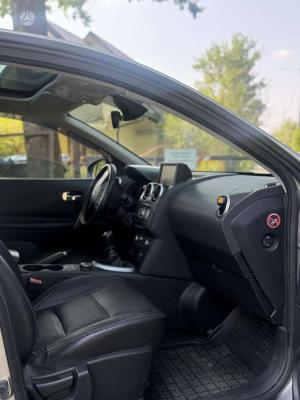 Pelēks Nissan Qashqai 2007 Viļņa, ar dzinēja tilpumu 2.00 L un nobraukumu 302 tūkst. km par 3650 €, foto 8 vietnē AUTOMOTO.COM.LV