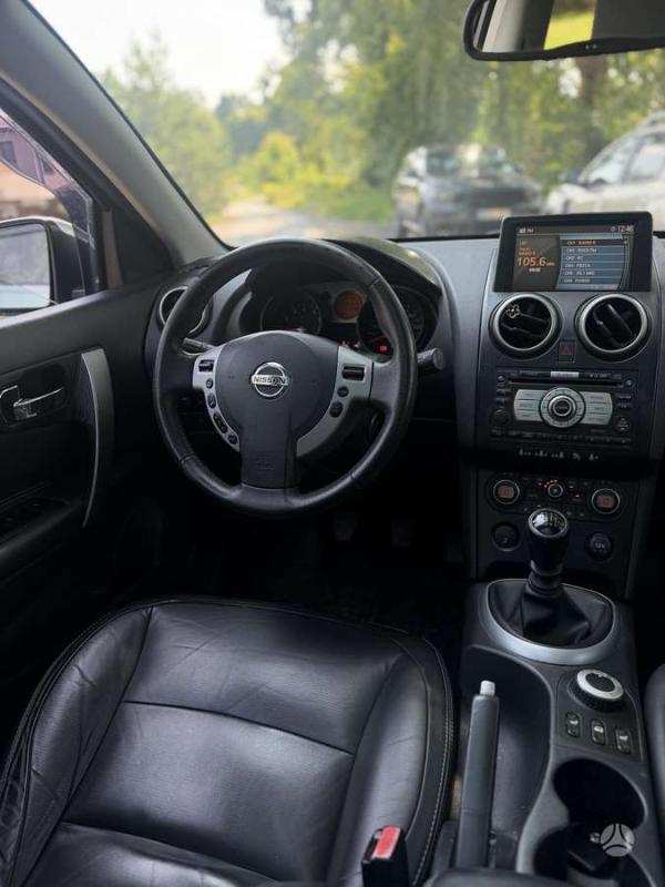 Grey Nissan Qashqai 2007 in Vilnius, with an engine capacity of 2.00 L and mileage of 302 thousand km for 3650 €, photo 9 on AUTOMOTO.COM.LV