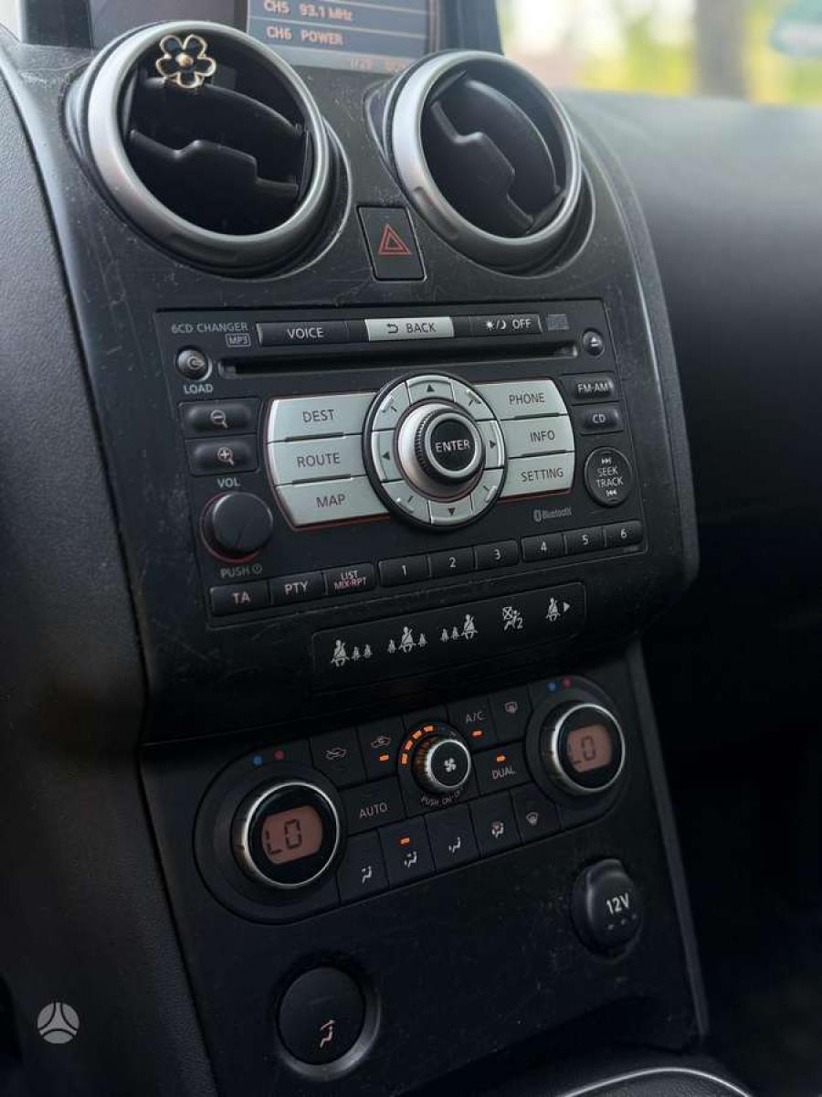 Pelēks Nissan Qashqai 2007 Viļņa, ar dzinēja tilpumu 2.00 L un nobraukumu 302 tūkst. km par 3650 €, foto 13 vietnē AUTOMOTO.COM.LV