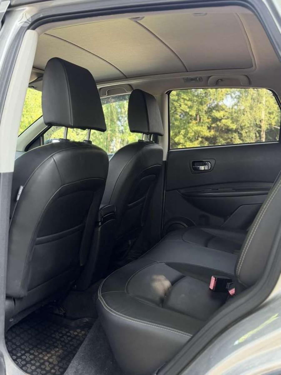 Pelēks Nissan Qashqai 2007 Viļņa, ar dzinēja tilpumu 2.00 L un nobraukumu 302 tūkst. km par 3650 €, foto 21 vietnē AUTOMOTO.COM.LV