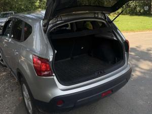 Pelēks Nissan Qashqai 2007 Viļņa, ar dzinēja tilpumu 2.00 L un nobraukumu 302 tūkst. km par 3650 €, foto 22 vietnē AUTOMOTO.COM.LV
