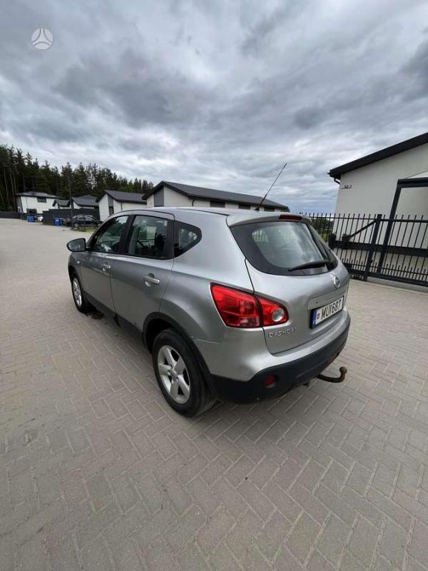 Grey Nissan Qashqai 2007 in Vilnius, with an engine capacity of 2.00 L and mileage of 320 thousand km for 2400 €, photo 5 on AUTOMOTO.COM.LV