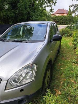 Pelēks Nissan Qashqai 2007 Kauņa, ar dzinēja tilpumu 2.00 L un nobraukumu 174 tūkst. km par 3300 €, foto  vietnē AUTOMOTO.COM.LV