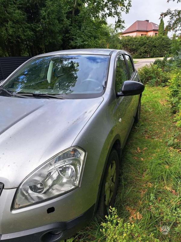 Grey Nissan Qashqai 2007 in Kaunas, with an engine capacity of 2.00 L and mileage of 174 thousand km for 3300 €, photo 7 on AUTOMOTO.COM.LV