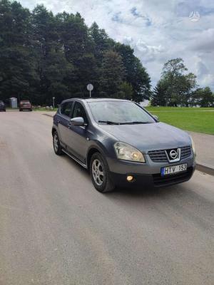 Pelēks Nissan Qashqai 2007 Telšiai, ar dzinēja tilpumu 2.00 L un nobraukumu 239 tūkst. km par 3600 €, foto  vietnē AUTOMOTO.COM.LV