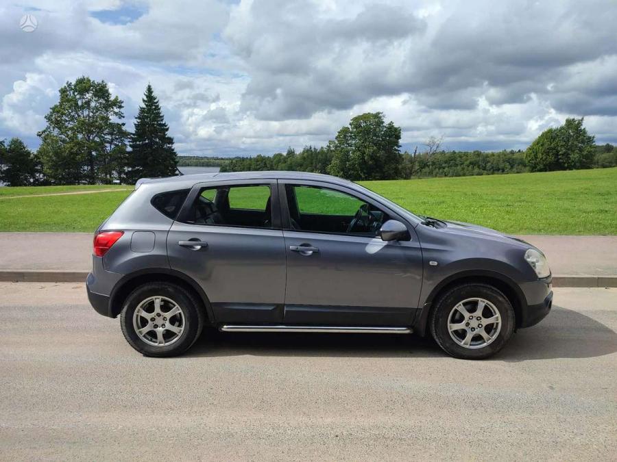 Pelēks Nissan Qashqai 2007 Telšiai, ar dzinēja tilpumu 2.00 L un nobraukumu 239 tūkst. km par 3600 €, foto 3 vietnē AUTOMOTO.COM.LV