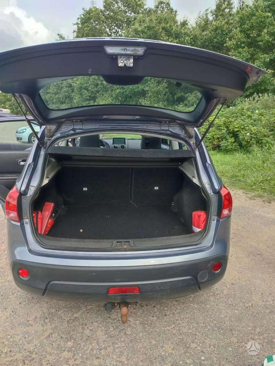 Pelēks Nissan Qashqai 2007 Telšiai, ar dzinēja tilpumu 2.00 L un nobraukumu 239 tūkst. km par 3600 €, foto 10 vietnē AUTOMOTO.COM.LV