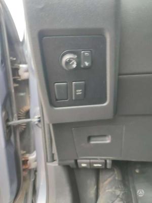 Pelēks Nissan Qashqai 2007 Telšiai, ar dzinēja tilpumu 2.00 L un nobraukumu 239 tūkst. km par 3600 €, foto 22 vietnē AUTOMOTO.COM.LV