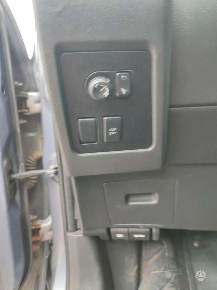 Pelēks Nissan Qashqai 2007 Telšiai, ar dzinēja tilpumu 2.00 L un nobraukumu 239 tūkst. km par 3600 €, foto 22 vietnē AUTOMOTO.COM.LV