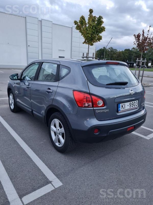 Pelēks Nissan Qashqai 2007 Rīga, ar dzinēja tilpumu 2.00 L un nobraukumu 236 tūkst. km par 3900 €, foto 4 vietnē AUTOMOTO.COM.LV