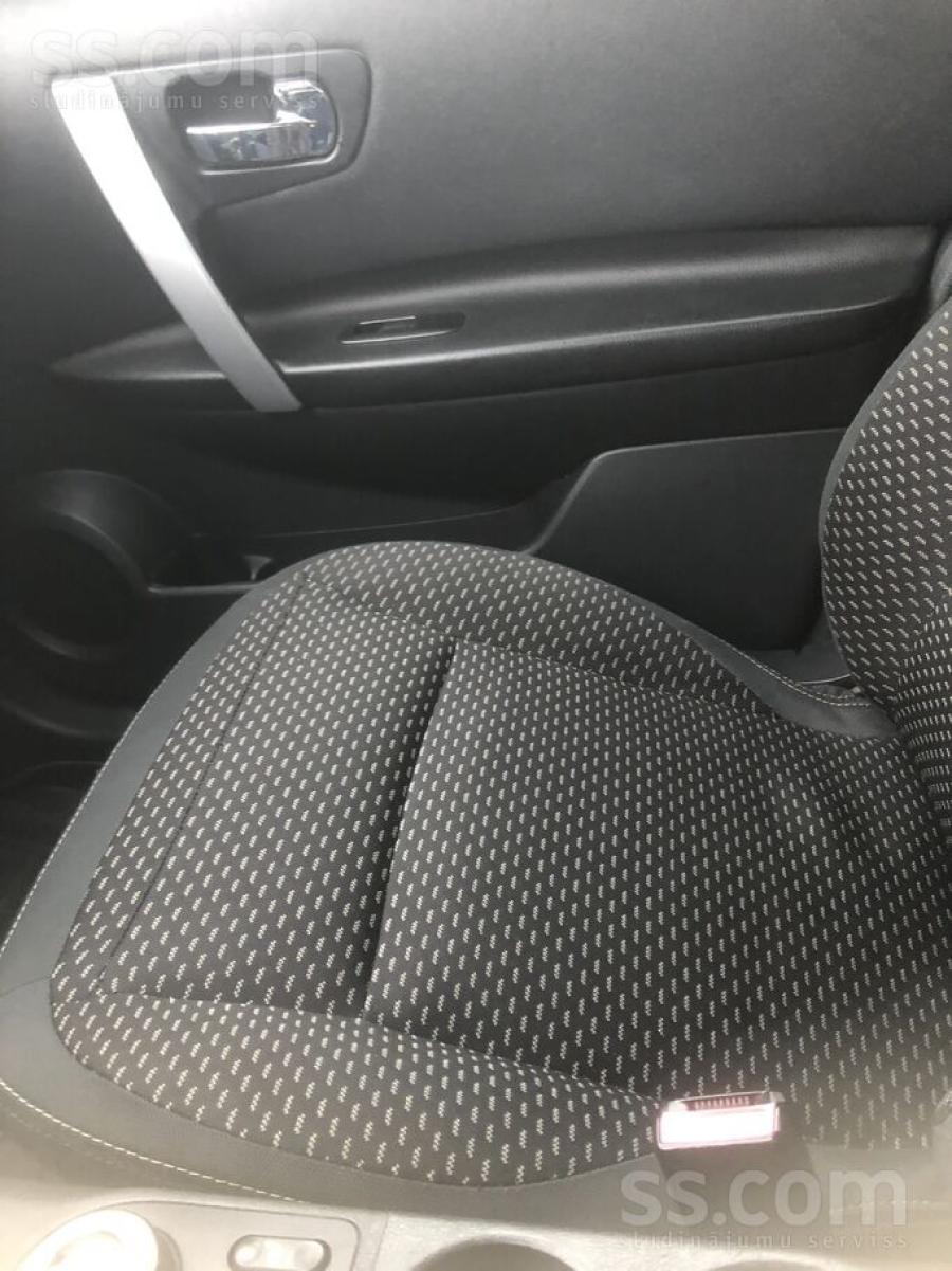 Pelēks Nissan Qashqai 2007 Kuldīga, ar dzinēja tilpumu 2.00 L un nobraukumu 264 tūkst. km par 3000 €, foto 9 vietnē AUTOMOTO.COM.LV