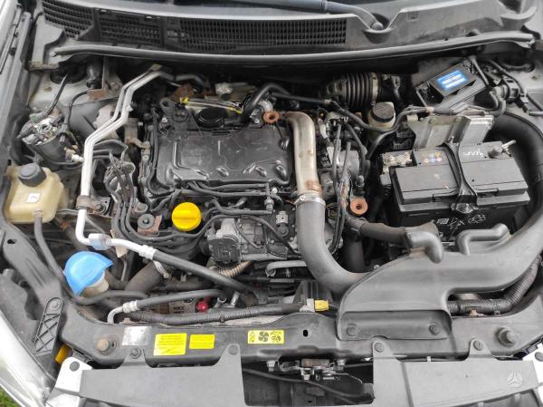 Pelēks Nissan Qashqai 2007 Kauņa, ar dzinēja tilpumu 2.00 L un nobraukumu 157 tūkst. km par 3000 €, foto 7 vietnē AUTOMOTO.COM.LV