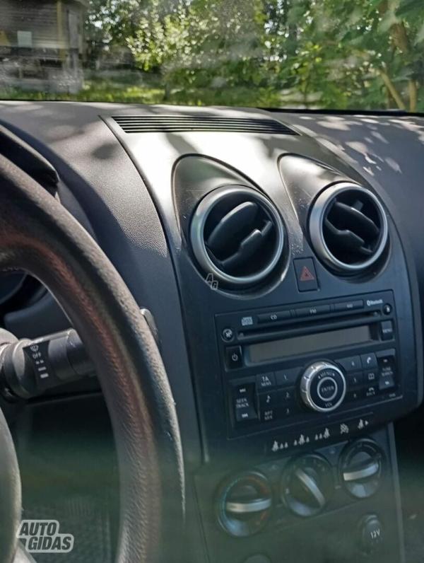 Pelēks Nissan Qashqai 2007 Marijampole, ar dzinēja tilpumu 2.00 L un nobraukumu 235 tūkst. km par 2800 €, foto 7 vietnē AUTOMOTO.COM.LV