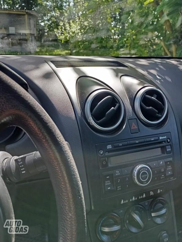 Pelēks Nissan Qashqai 2007 Marijampole, ar dzinēja tilpumu 2.00 L un nobraukumu 235 tūkst. km par 2800 €, foto 8 vietnē AUTOMOTO.COM.LV