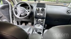 Pelēks Nissan Qashqai 2008 Rīga, ar dzinēja tilpumu 2.00 L un nobraukumu 315 tūkst. km par 20400 €, foto 5 vietnē AUTOMOTO.COM.LV