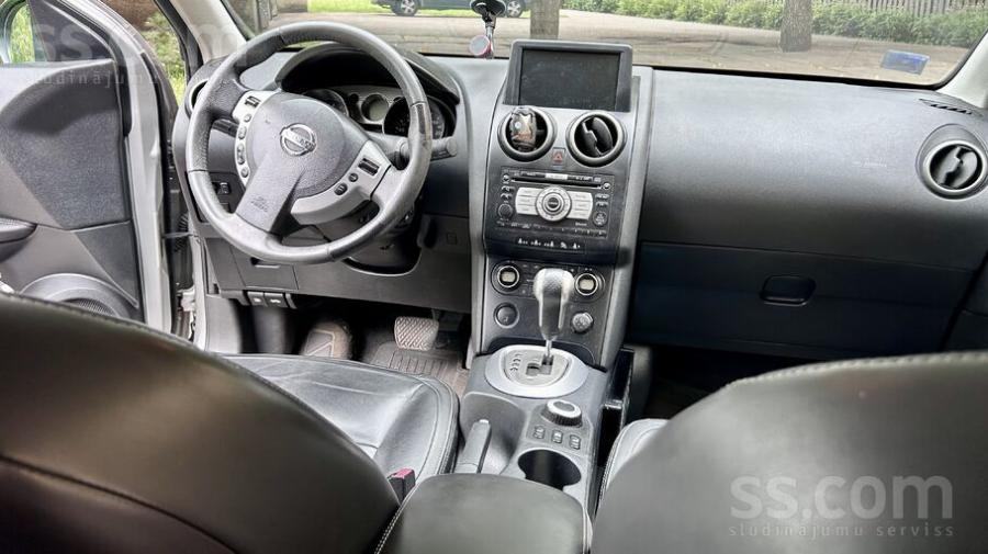 Pelēks Nissan Qashqai 2008 Rīga, ar dzinēja tilpumu 2.00 L un nobraukumu 315 tūkst. km par 20400 €, foto 5 vietnē AUTOMOTO.COM.LV