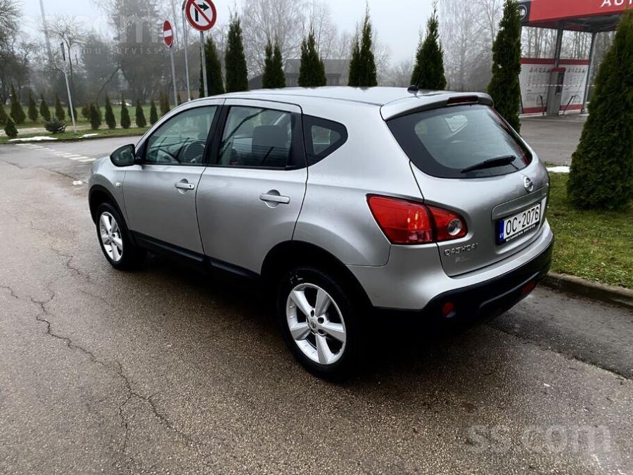 Grey Nissan Qashqai 2008 in Jekabpils, with an engine capacity of 1.50 L and mileage of 155 thousand km for 4600 €, photo 3 on AUTOMOTO.COM.LV