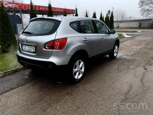 Grey Nissan Qashqai 2008 in Jekabpils, with an engine capacity of 1.50 L and mileage of 155 thousand km for 4600 €, photo 4 on AUTOMOTO.COM.LV