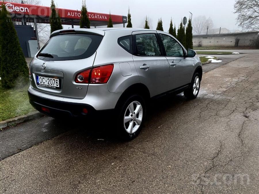 Grey Nissan Qashqai 2008 in Jekabpils, with an engine capacity of 1.50 L and mileage of 155 thousand km for 4600 €, photo 4 on AUTOMOTO.COM.LV