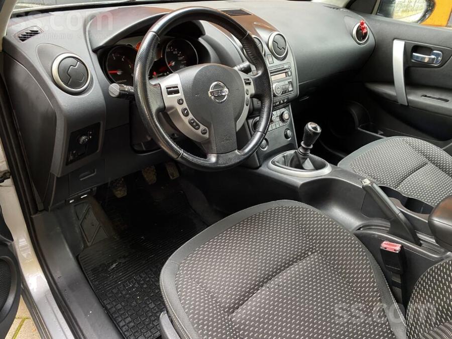 Grey Nissan Qashqai 2008 in Jekabpils, with an engine capacity of 1.50 L and mileage of 155 thousand km for 4600 €, photo 5 on AUTOMOTO.COM.LV