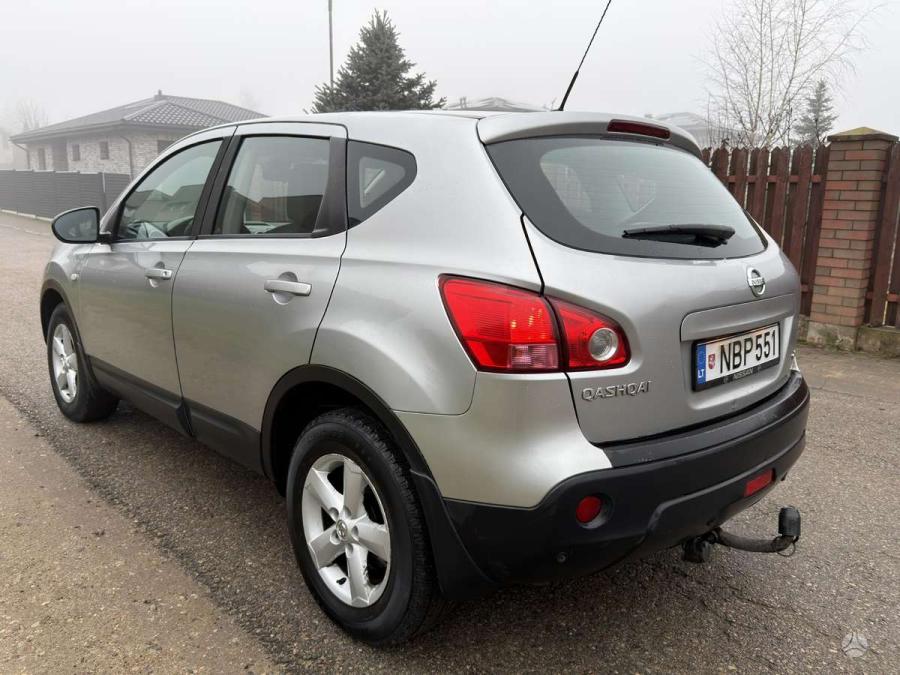 Pelēks Nissan Qashqai 2008 Viļņa, ar dzinēja tilpumu 2.00 L un nobraukumu 279 tūkst. km par 3100 €, foto 2 vietnē AUTOMOTO.COM.LV