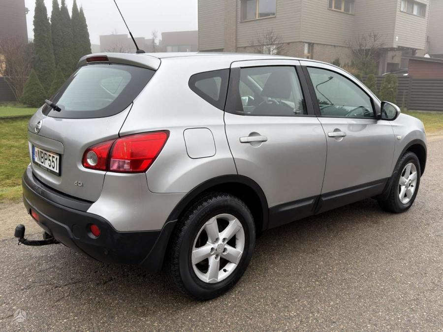 Pelēks Nissan Qashqai 2008 Viļņa, ar dzinēja tilpumu 2.00 L un nobraukumu 279 tūkst. km par 3100 €, foto 3 vietnē AUTOMOTO.COM.LV