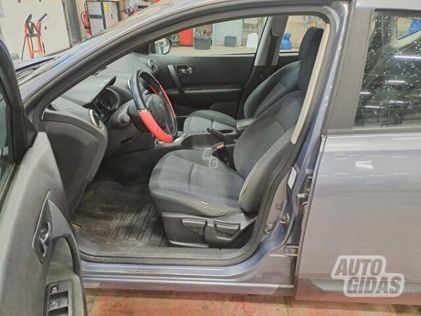 Pelēks Nissan Qashqai 2008 Kauņa, ar dzinēja tilpumu 2.00 L un nobraukumu 253 tūkst. km par 3599 €, foto 6 vietnē AUTOMOTO.COM.LV